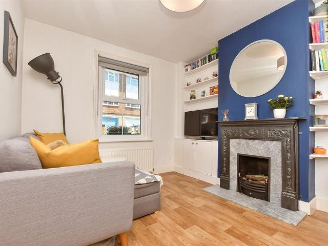 2 bedroom ground maisonette for sale