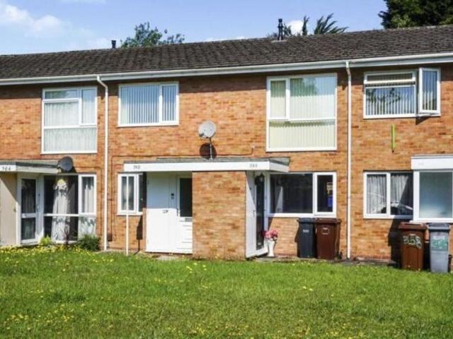 2 bedroom ground maisonette for sale