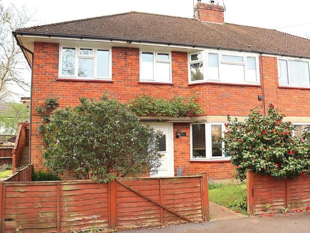 2 bedroom ground maisonette for sale