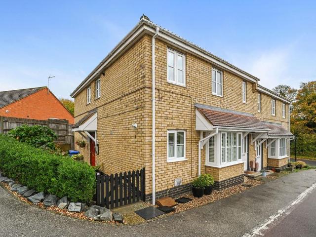 2 bedroom ground maisonette for sale