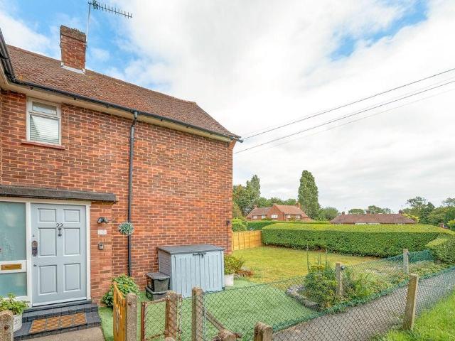 2 bedroom ground maisonette for sale