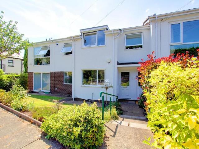 2 bedroom ground maisonette for sale