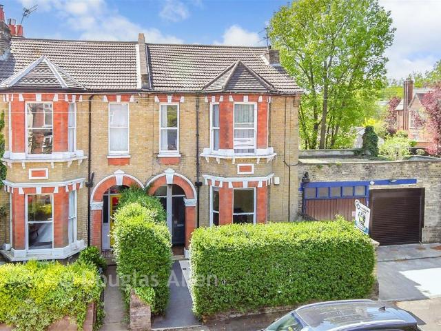2 bedroom ground maisonette for sale
