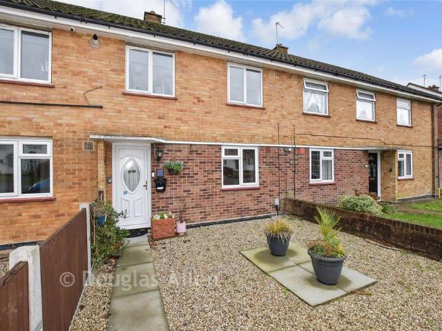 2 bedroom ground maisonette for sale