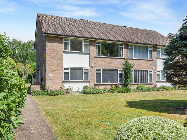 2 bedroom ground maisonette for sale