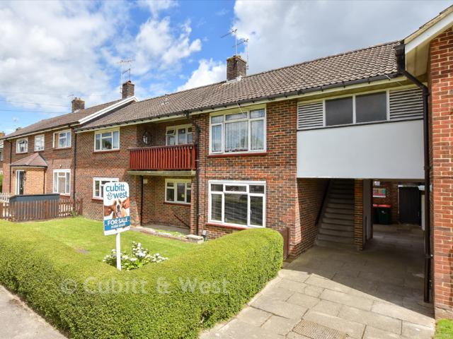 2 bedroom ground maisonette for sale