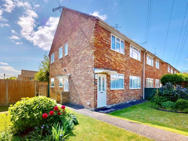 2 bedroom ground maisonette for sale