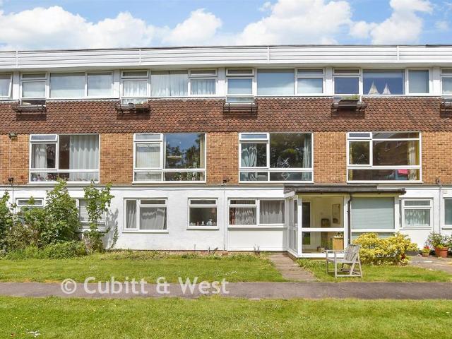 2 bedroom ground maisonette for sale