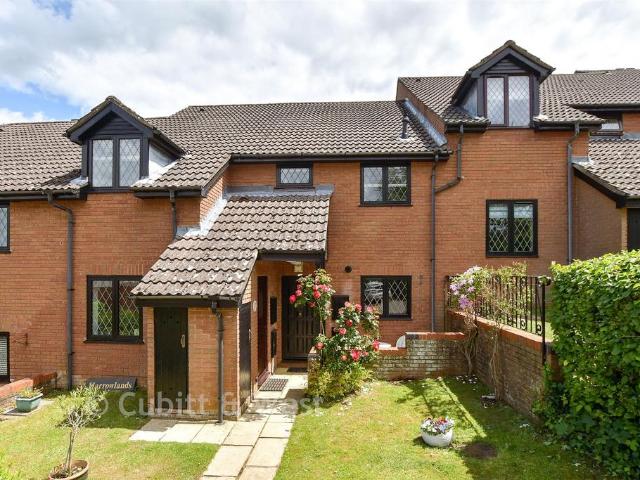 2 bedroom ground maisonette for sale