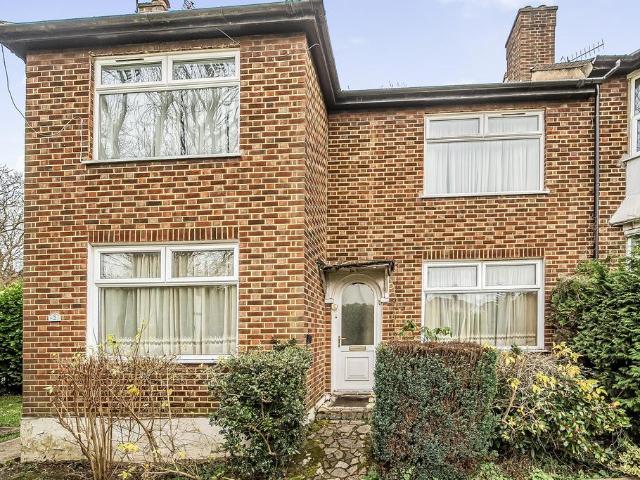 2 bedroom ground maisonette for sale