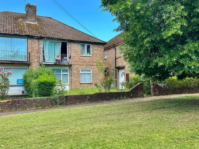 2 bedroom ground maisonette for sale