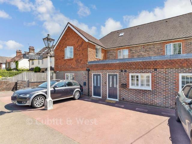 2 bedroom ground maisonette for sale