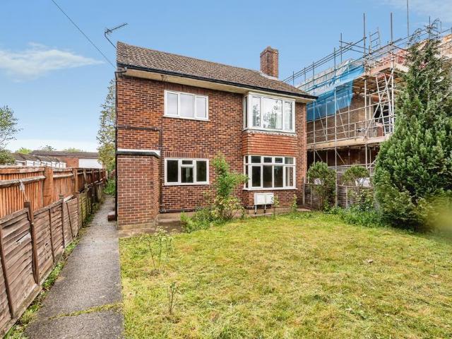 2 bedroom ground maisonette for sale