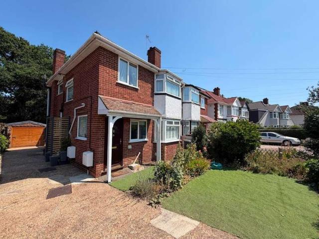 2 Bedroom Ground Maisonette Flat