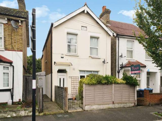 2 Bedroom Ground Maisonette Flat