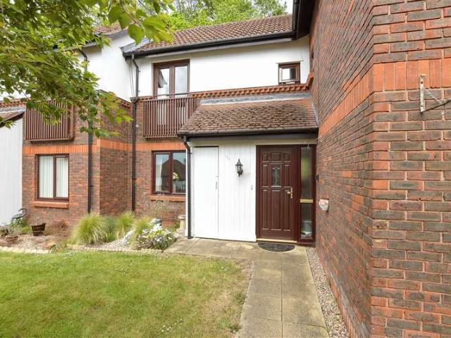 2 Bedroom Ground Maisonette Flat