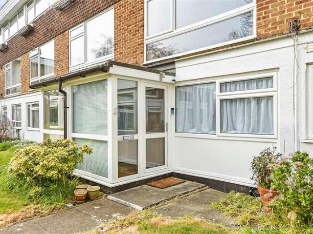 2 Bedroom Ground Maisonette Flat
