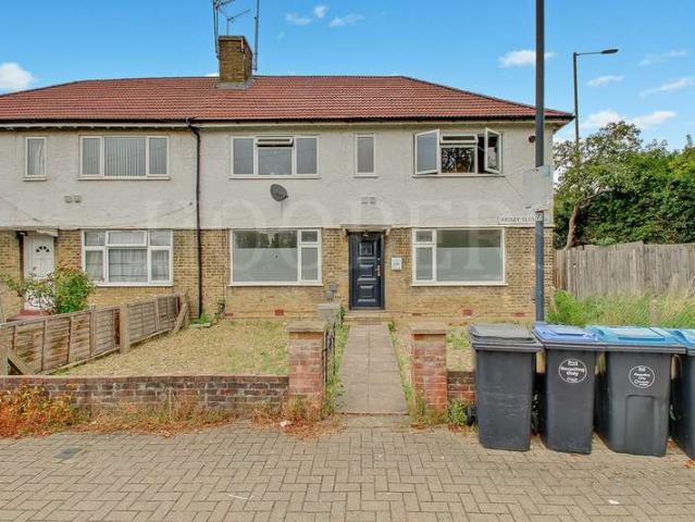 2 Bedroom Ground Maisonette Flat