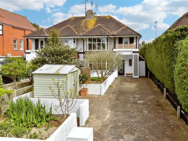 2 Bedroom Ground Maisonette Flat