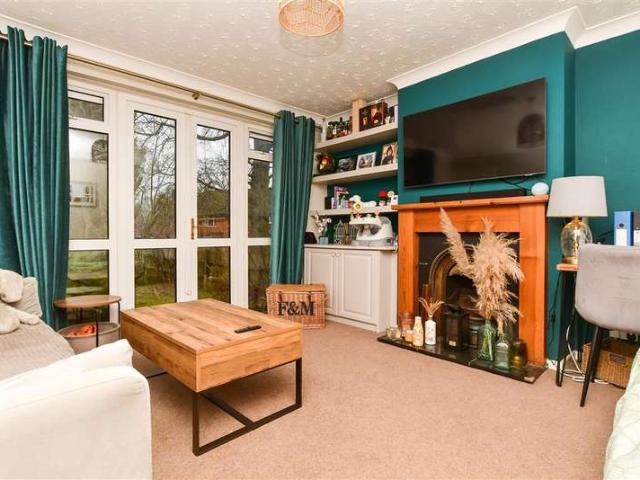 2 Bedroom Ground Maisonette Flat