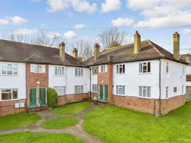 2 Bedroom Ground Maisonette Flat