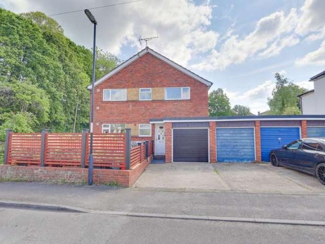 2 Bedroom Ground Maisonette Flat