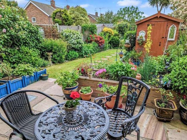 2 Bedroom Ground Maisonette Flat