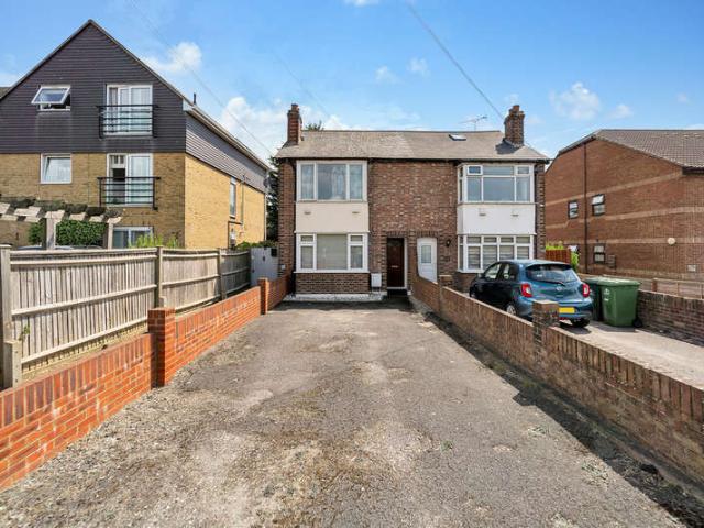 2 Bedroom Ground Maisonette Flat