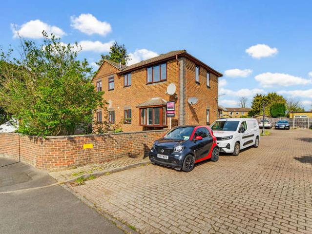 2 Bedroom Ground Maisonette Flat