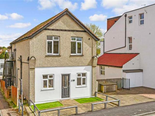 2 Bedroom Ground Maisonette Flat