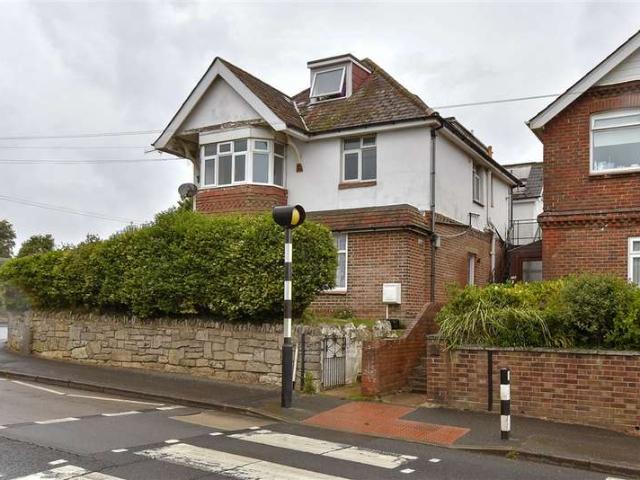 2 Bedroom Ground Maisonette Flat