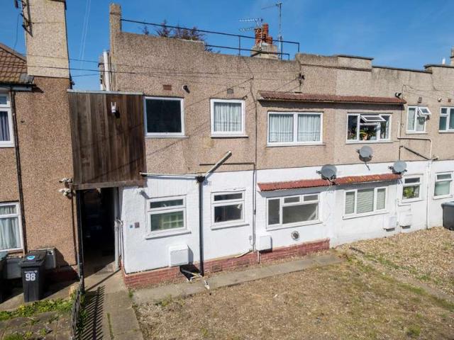 2 Bedroom Ground Maisonette Flat