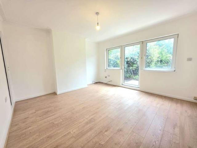 2 Bedroom Ground Maisonette Flat