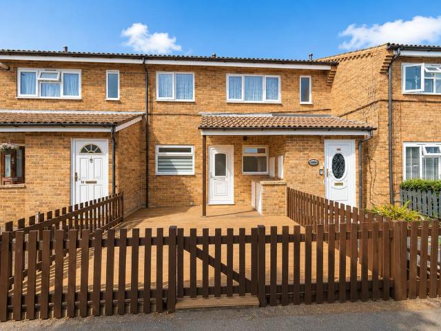 2 bedroom ground maisonette to rent