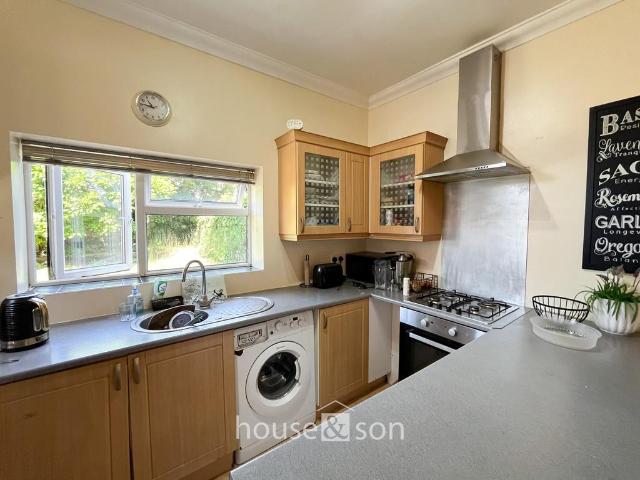 2 bedroom ground maisonette to rent