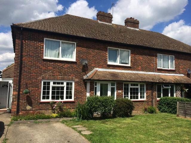 2 bedroom ground maisonette to rent