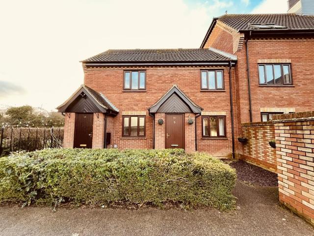 2 bedroom ground maisonette to rent