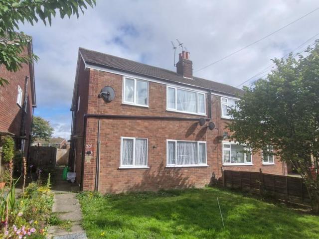 2 bedroom ground maisonette to rent
