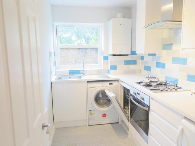 2 bedroom ground maisonette to rent