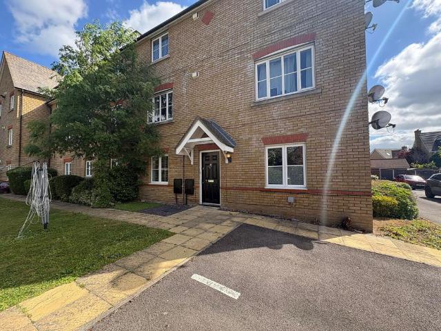 2 bedroom ground maisonette to rent