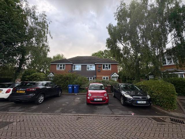 2 bedroom ground maisonette to rent