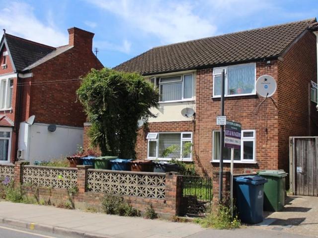 2 bedroom ground maisonette to rent