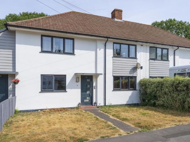 2 bedroom ground maisonette to rent