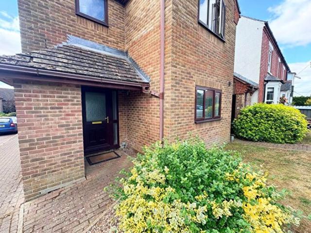 2 Bedroom Ground Maisonette To Rent In The Heathers, Wollaston, NN29