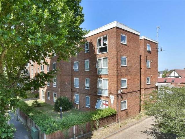 2 Bedroom Ground Flat