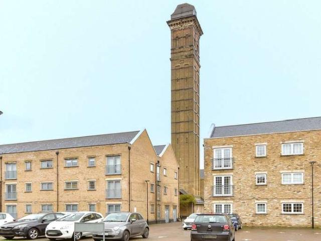 2 Bedroom Ground Flat