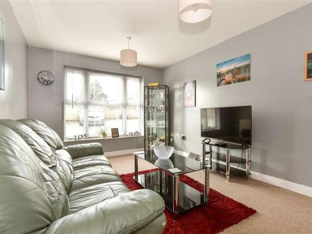 2 Bedroom Ground Flat