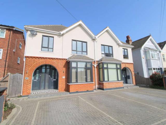2 Bedroom Ground Flat