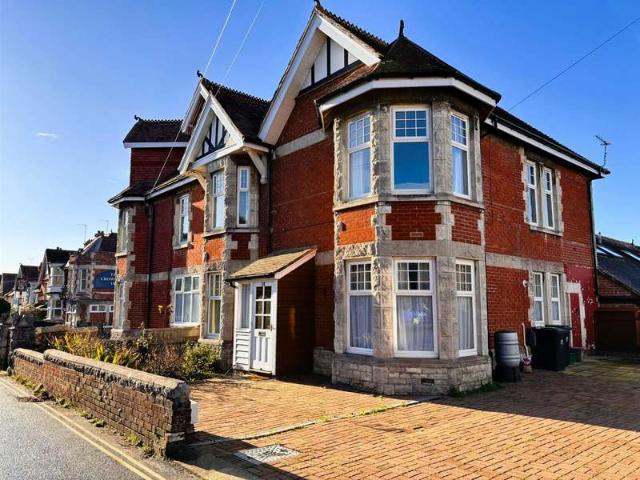 2 Bedroom Ground Flat