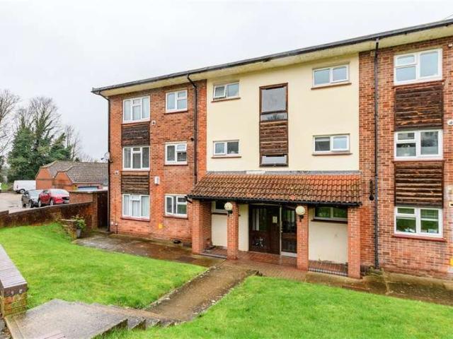 2 Bedroom Ground Flat